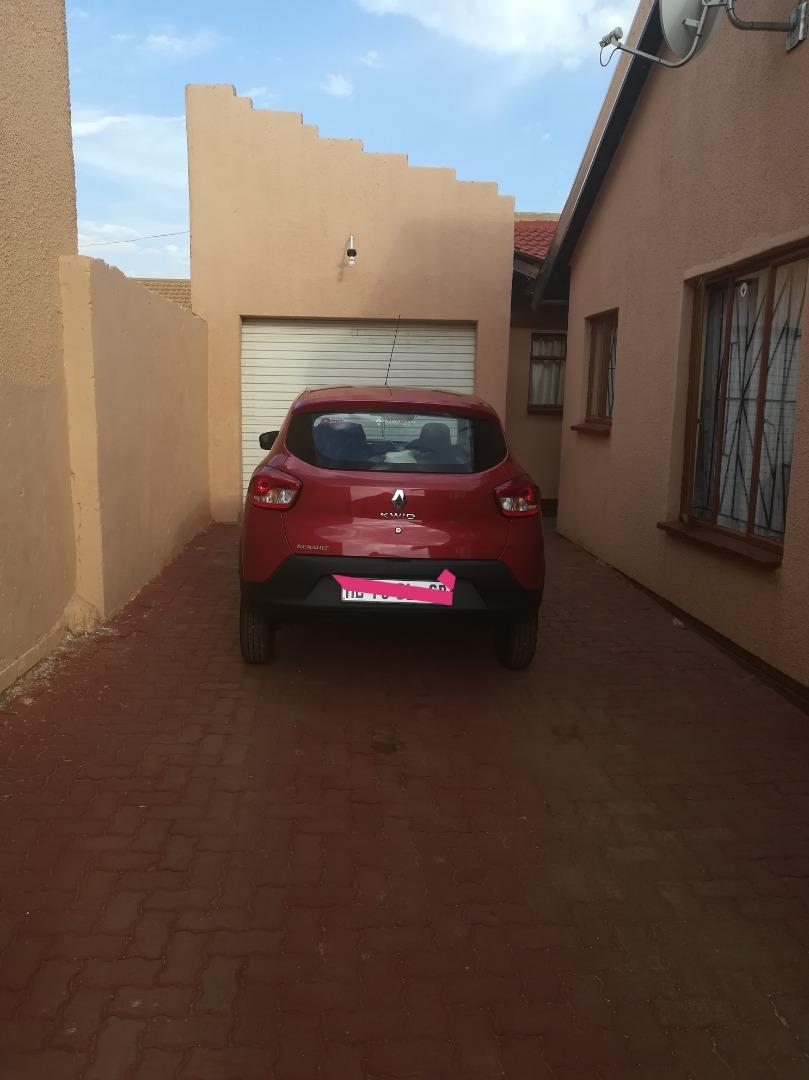 House for Sale in Sebokeng Zone 17, Sebokeng - 76108